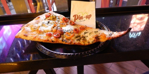 Pin-Up Pizza Restaurant Las Vegas - Planet Hollywood - Deals & Info ...